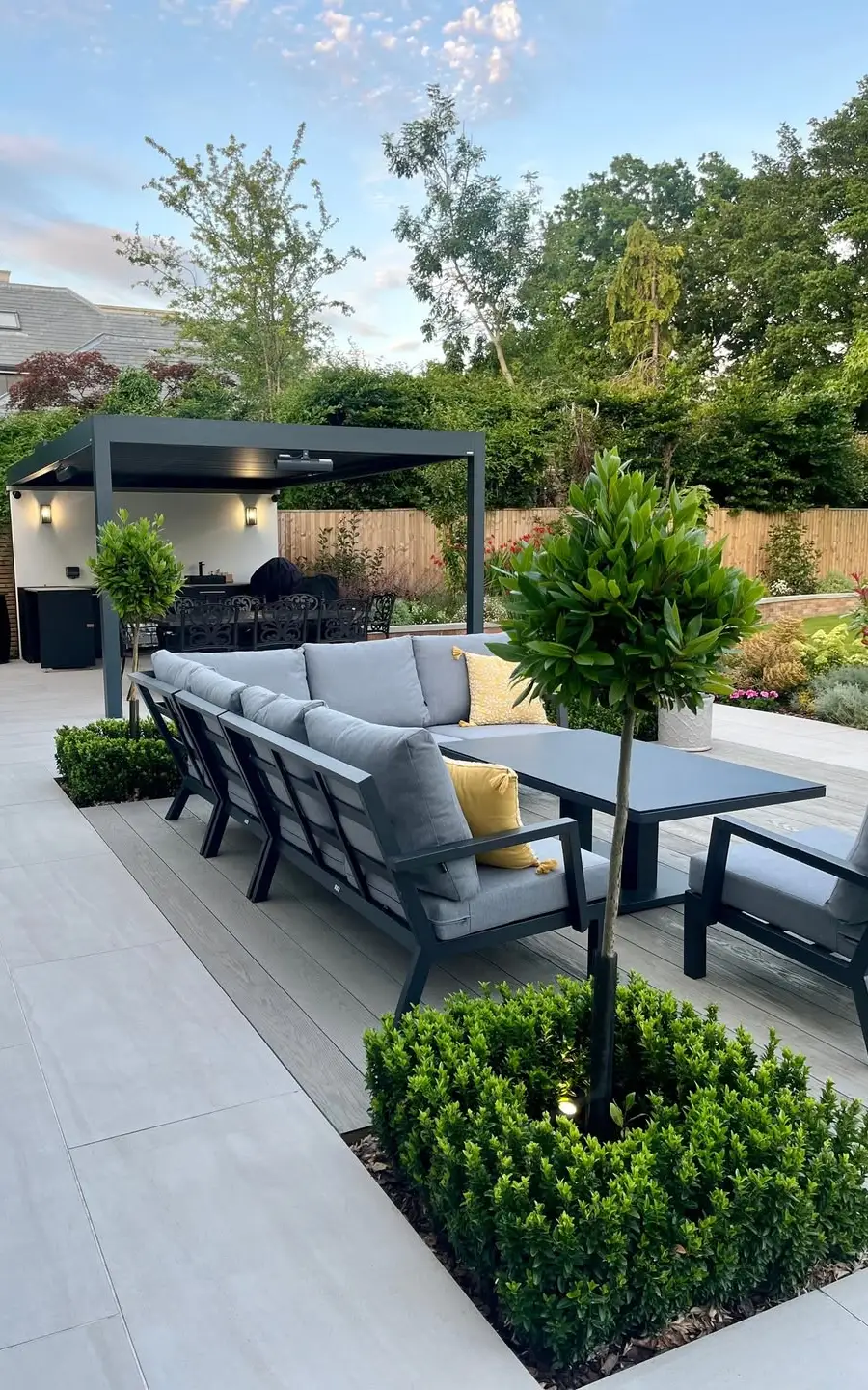 40 Outdoor BBQ Area Ideas That Make Cooking Outside Easy