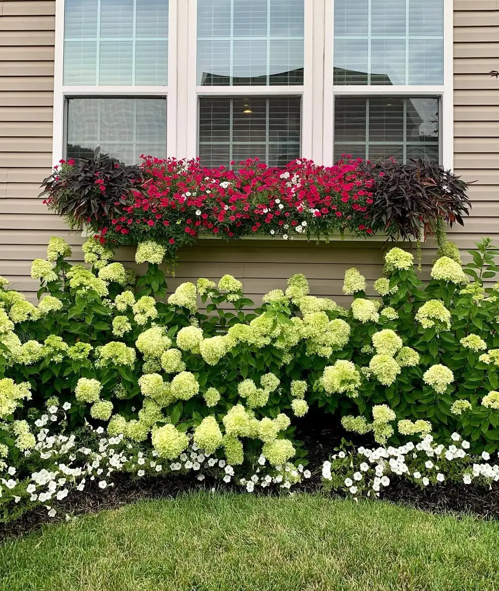 35 Breathtaking Flower Box Ideas To Refresh Your Windowsills
