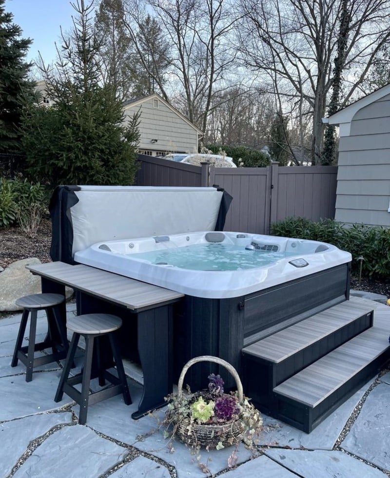 10 Fabulous Jacuzzi Outdoor Patio Ideas