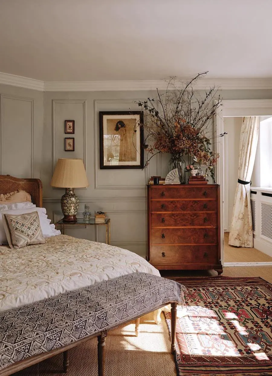 35 Simple Elderly Parents Bedroom Ideas For Every Budget To Make Them ...