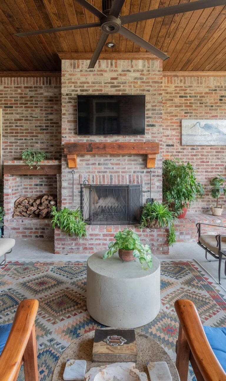 35 Epic Outdoor Stone Fireplace Ideas to Transform Your Yard