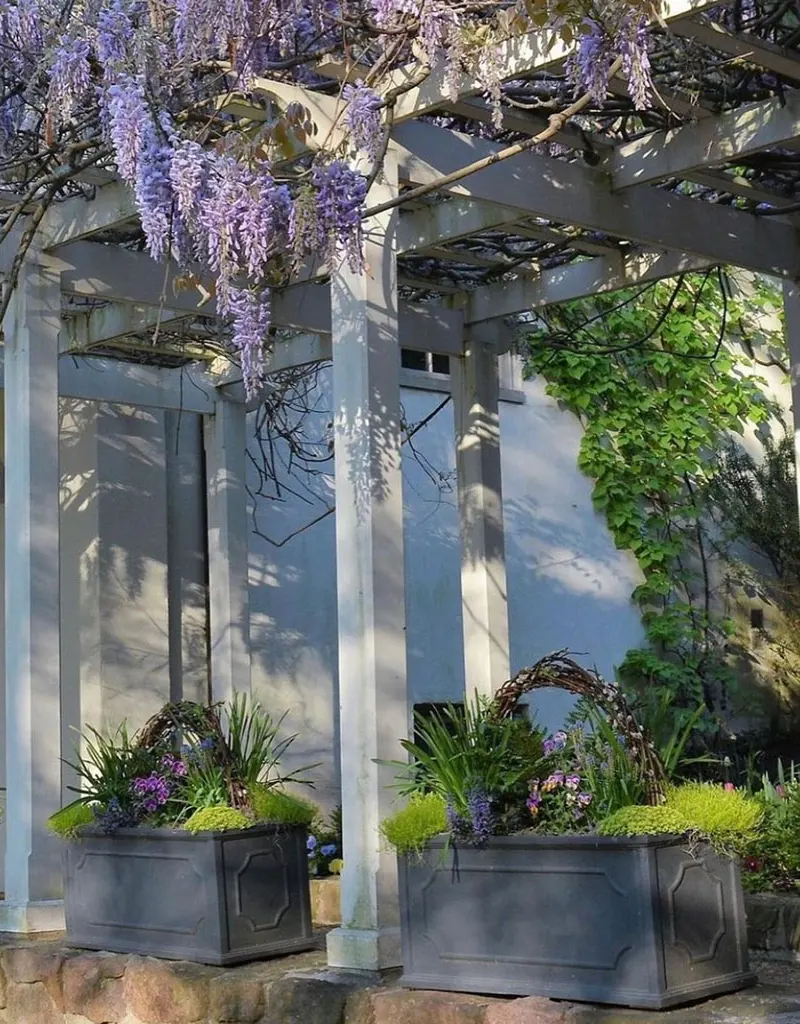 35 Breathtaking Flower Box Ideas To Refresh Your Windowsills