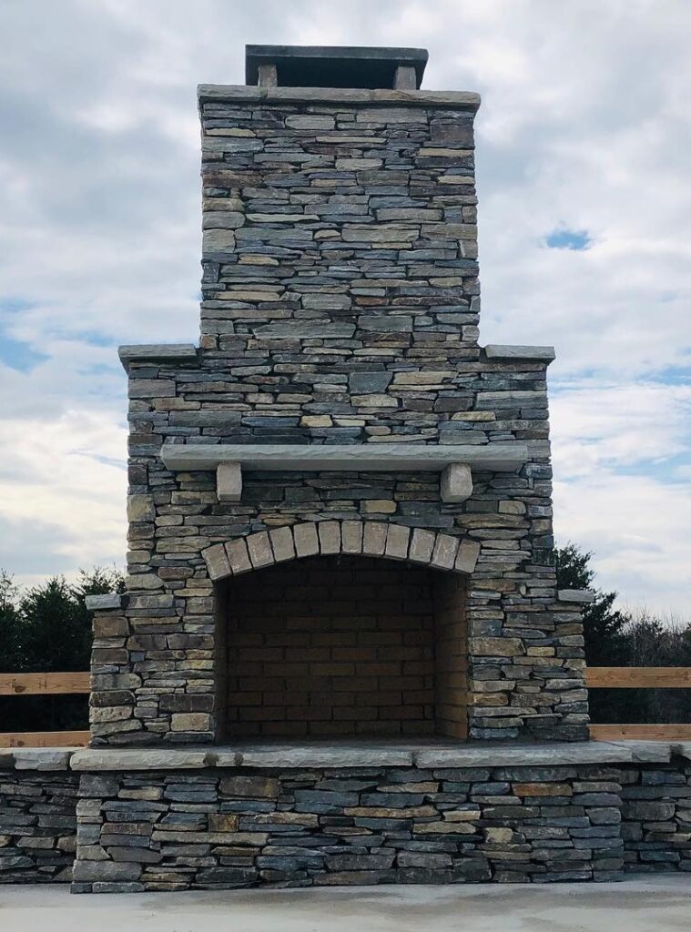 35 Epic Outdoor Stone Fireplace Ideas to Transform Your Yard