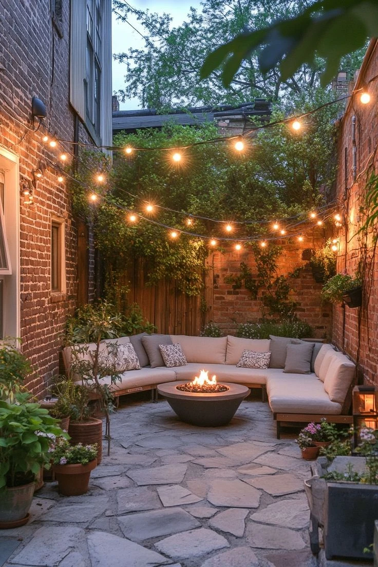 40 Low-Maintenance Small Courtyard Garden Ideas That Will Make You Swoon