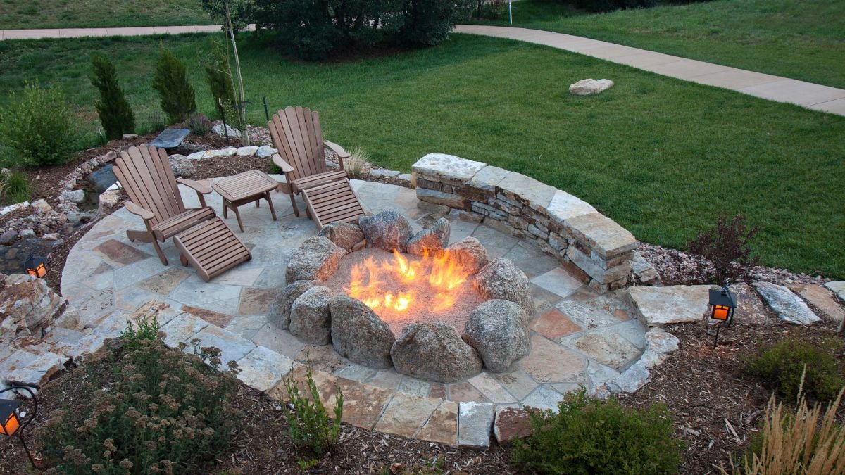 35 Low-Cost Sunken Fire Pit Ideas For Cozy Backyard (To Give It A Rich ...