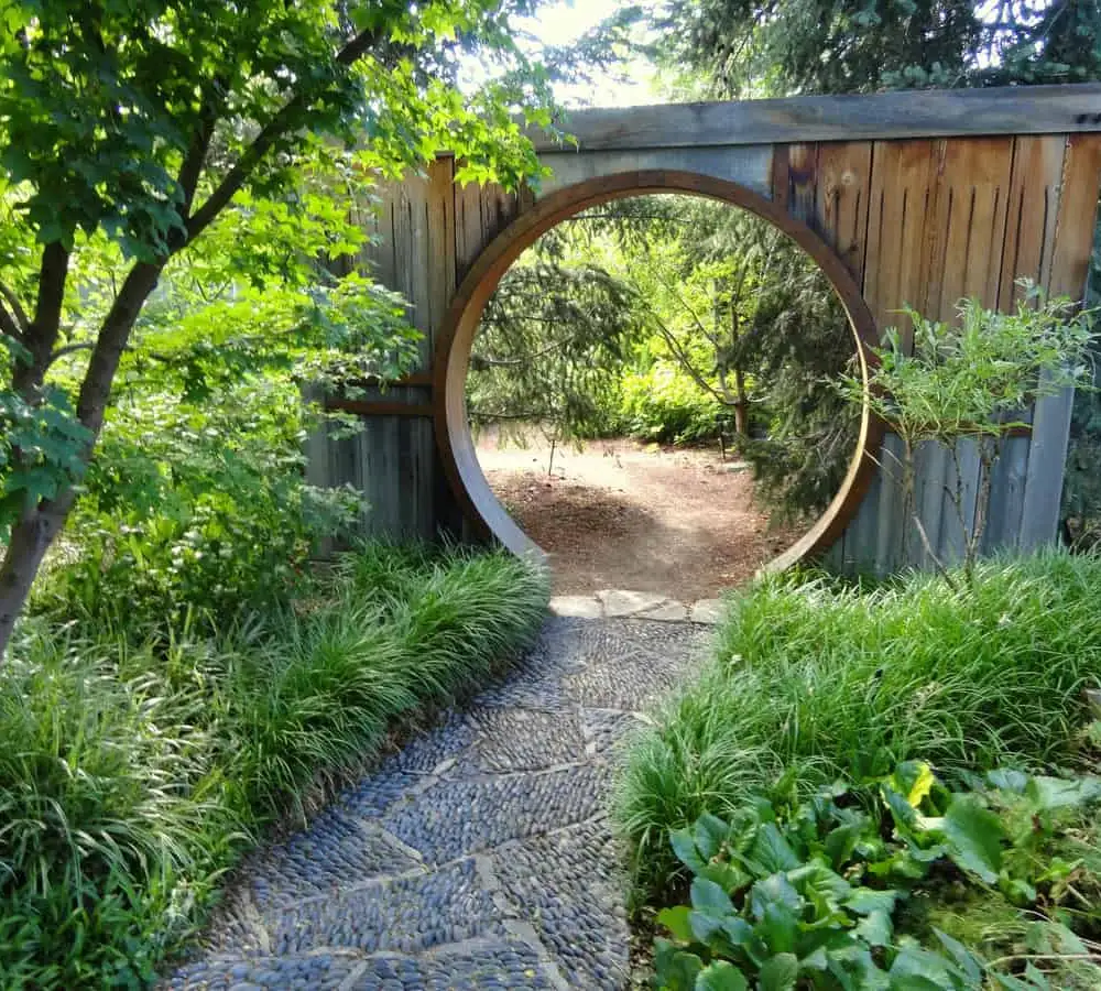 35 Stunning DIY Garden Moon Gate Ideas