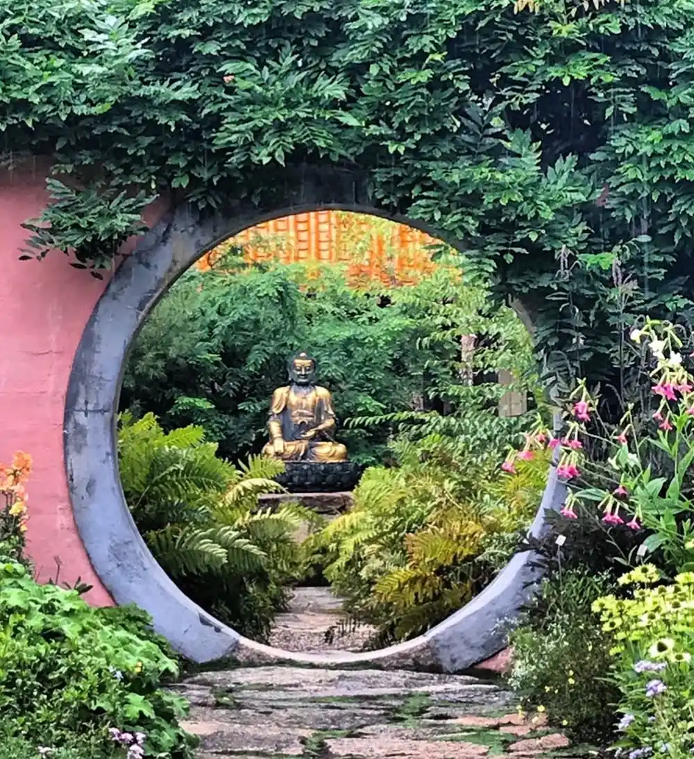 35 Stunning DIY Garden Moon Gate Ideas