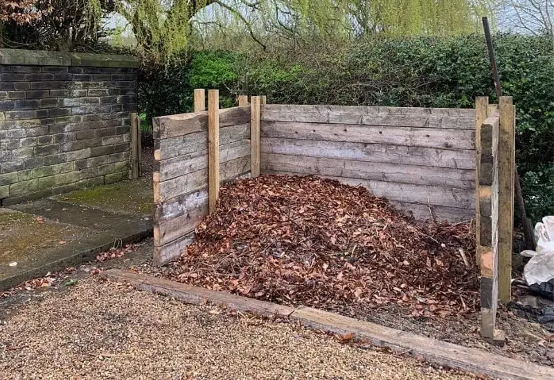 Creative Ways to Use Fall Leaves in Your Garden - You Can Easily DIY