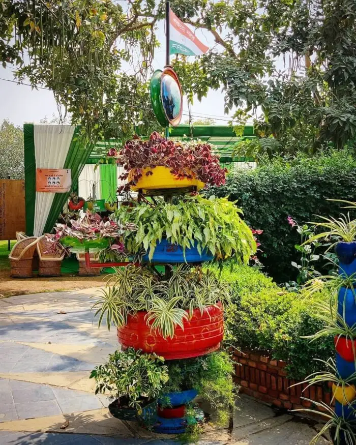 35 Brilliant DIY Tire Planter Ideas That'll Beautify Your Garden on a ...