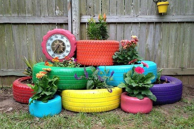 35 Brilliant DIY Tire Planter Ideas That'll Beautify Your Garden on a ...