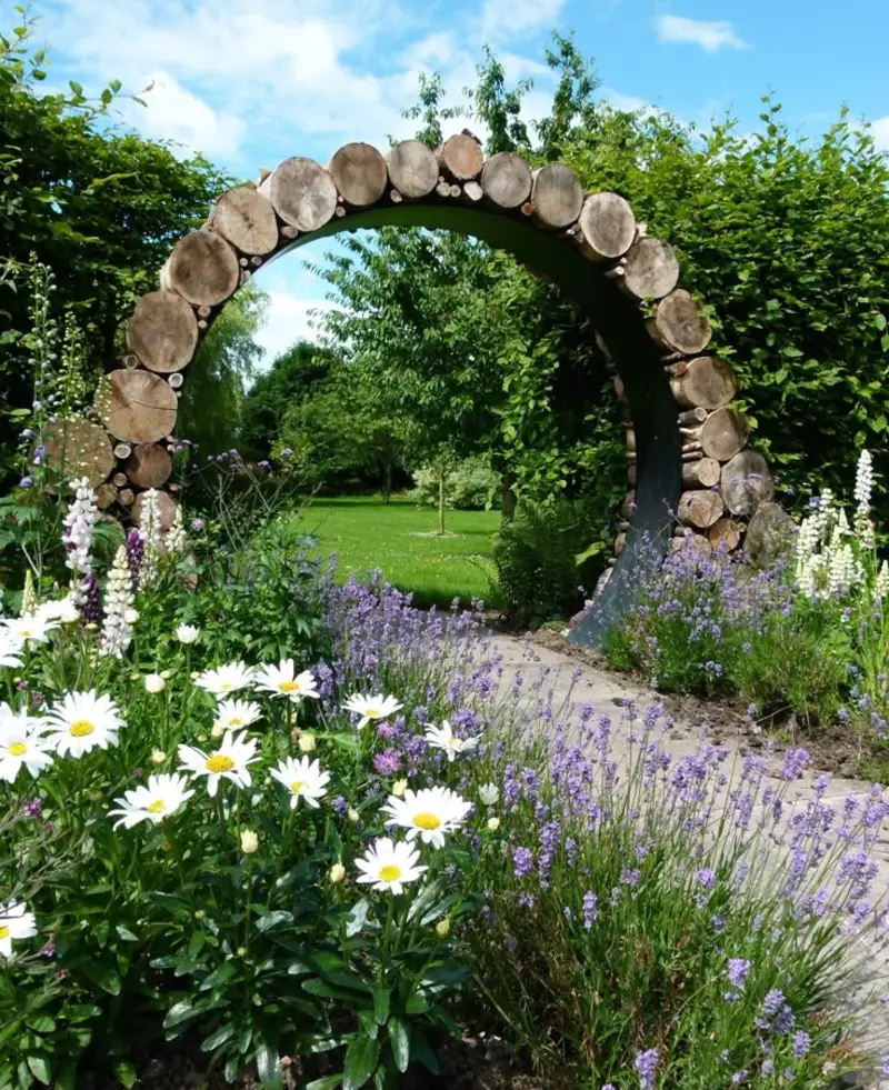 35 Stunning DIY Garden Moon Gate Ideas