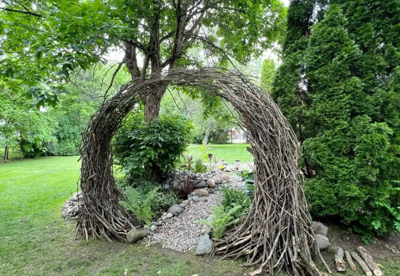 35 Stunning DIY Garden Moon Gate Ideas