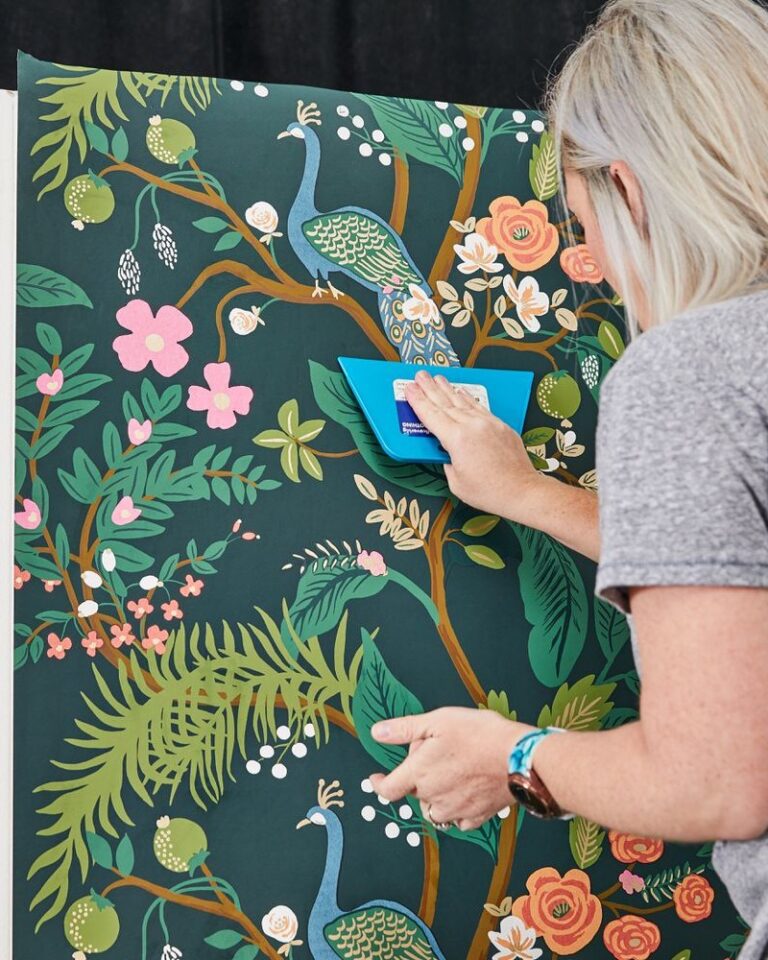 No More Scrubbing! The Genius Guide to Effortless Wallpaper Removal