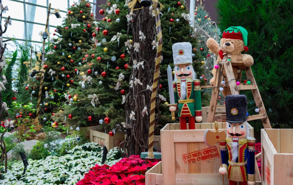 32 Magical Outdoor Decor Ideas to Make Your Garden Christmas Ready